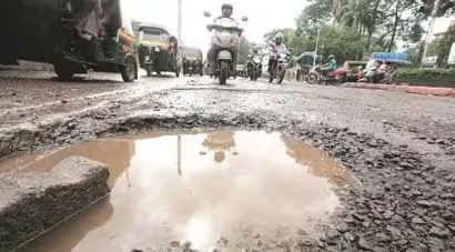 Khadki Cantt Commuters Battle Pothole-Induced Traffic Jams - Urban Acres